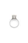 Bague en or blanc 18k (750‰) ornée d'un diamant taille coussin de 4,01 carats monté en solitaire ...